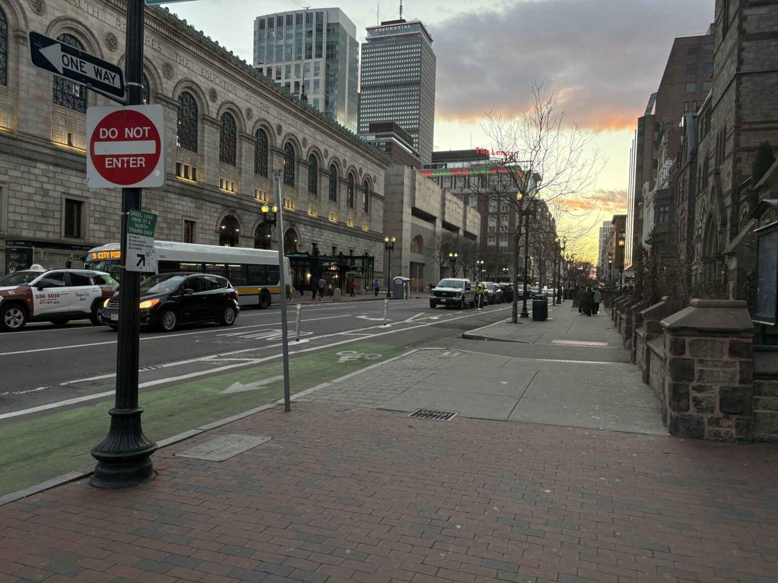 A Glimpse into the Cityside: Newbury Street, Boston